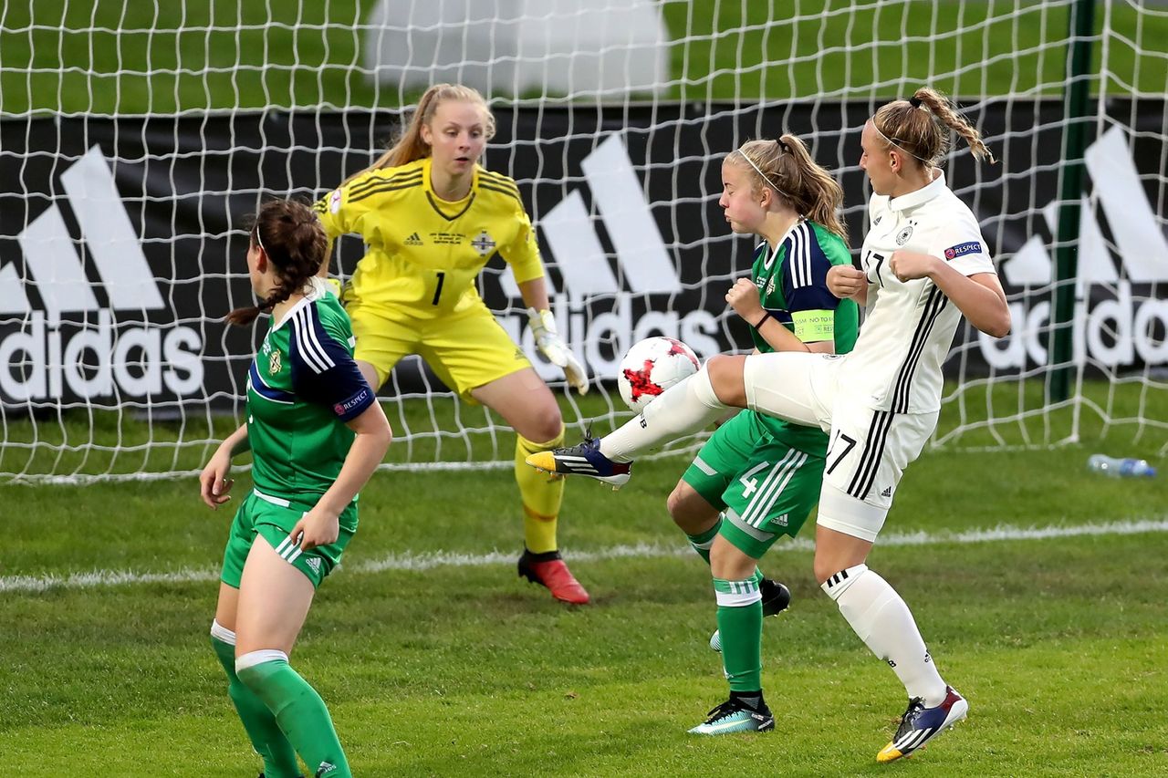 Linfield goalkeeper Lauren Perry is Women's Football Personality of the ...