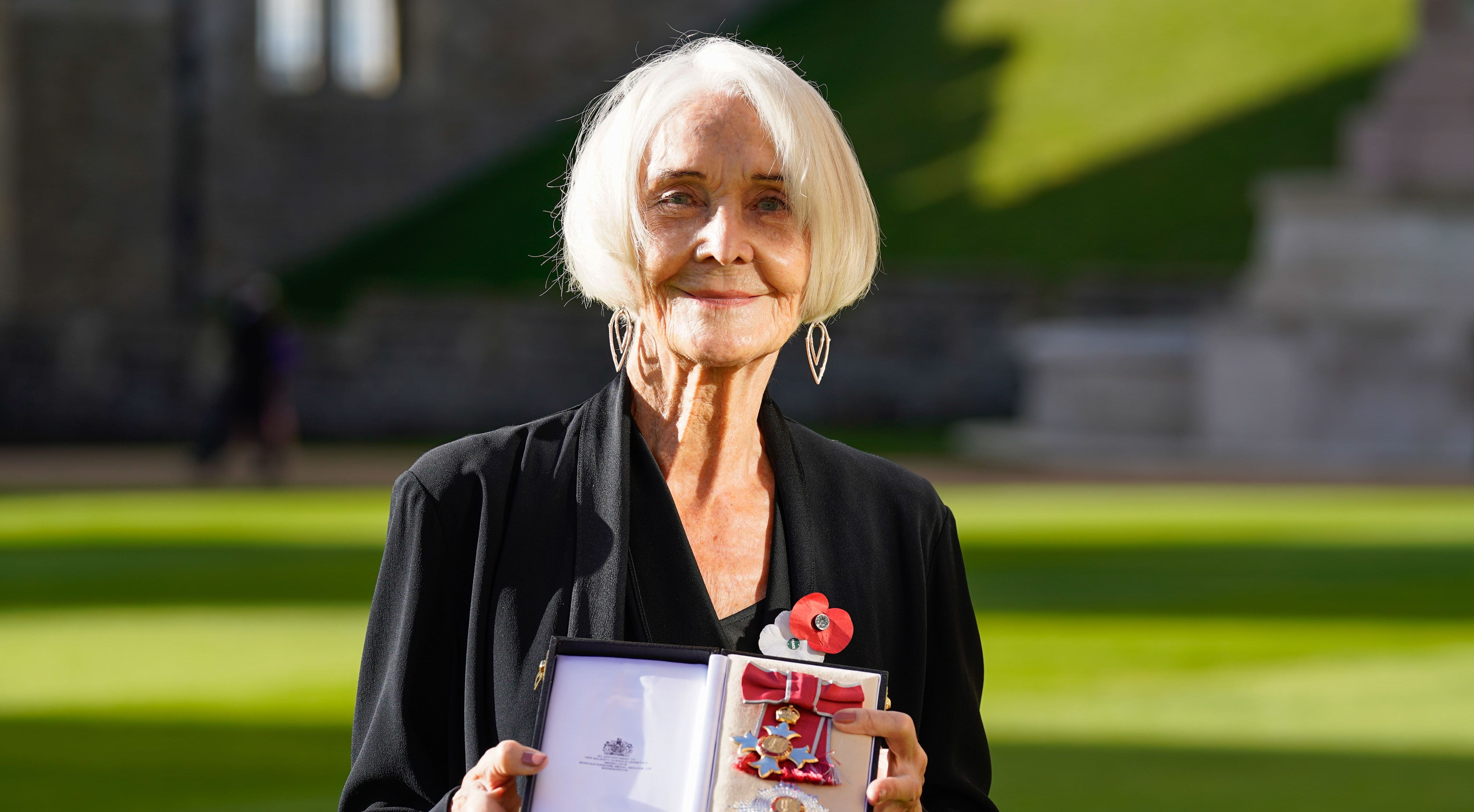 Dame Sheila confesses popularity with boys was behind acting career ...