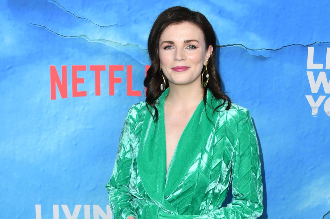 Aisling Bea is breakout style star at Netflix premiere in sustainable ...