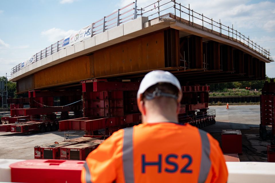 2,750-ton road bridge inching into place for HS2 works ...