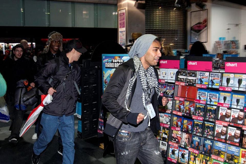 Wii release day store
