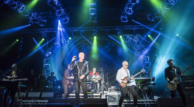 Ziggy Stardust drummer 'expects to see Bowie on stage' when playing his ...