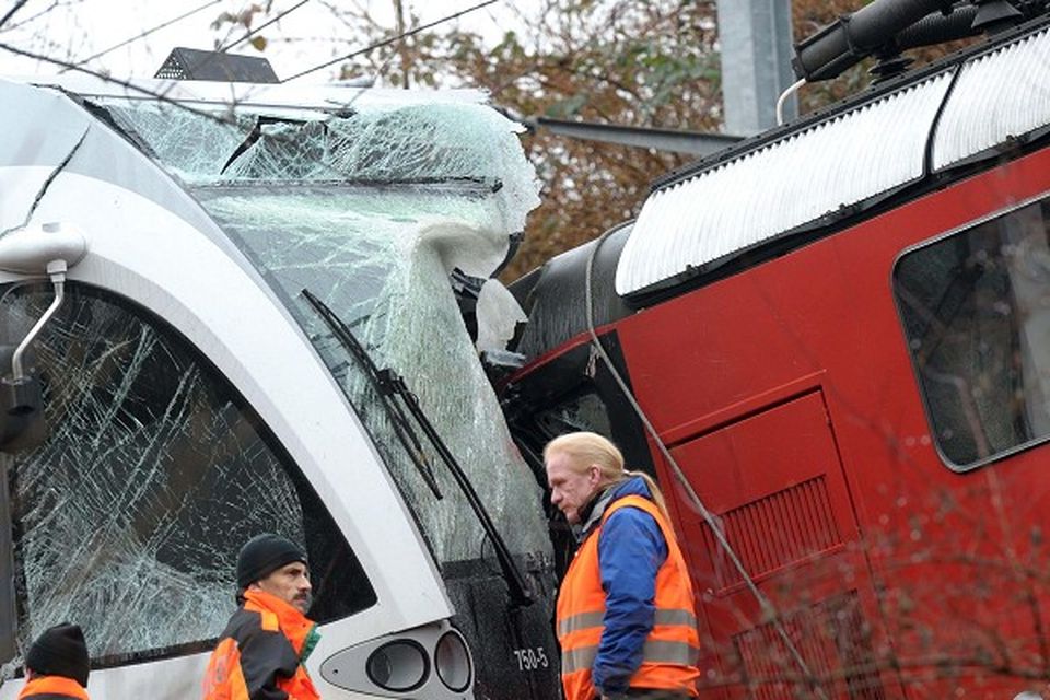 17 hurt as Swiss trains collide | BelfastTelegraph.co.uk