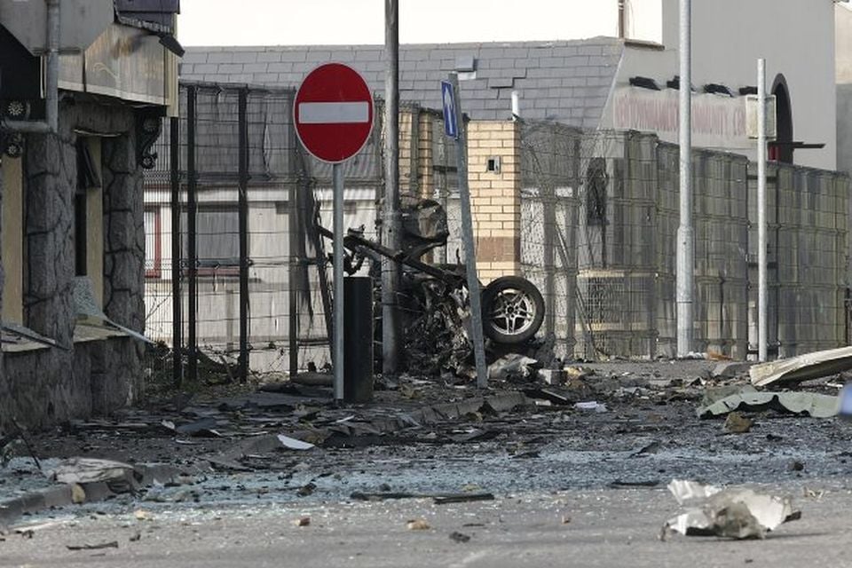 Terror bomb attack at Northern Ireland police station ...