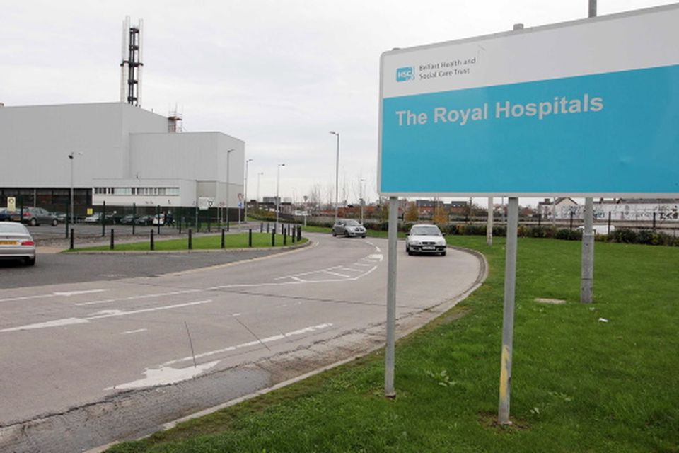 Royal Victoria Hospital: 'Major incident' at RVH Belfast A&E after ...