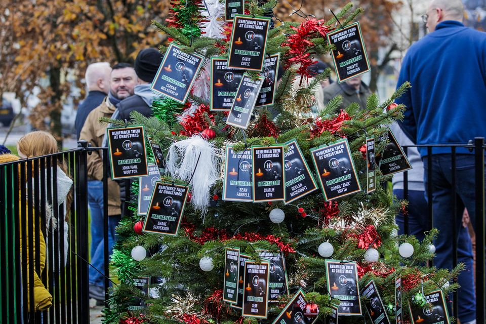 New IRA's ‘sick’ Christmas tree tribute for jailed dissidents ...
