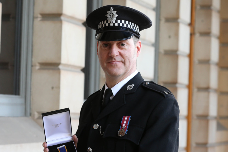 Hero police officer Scott Harkins avoids jail after falsifying ...