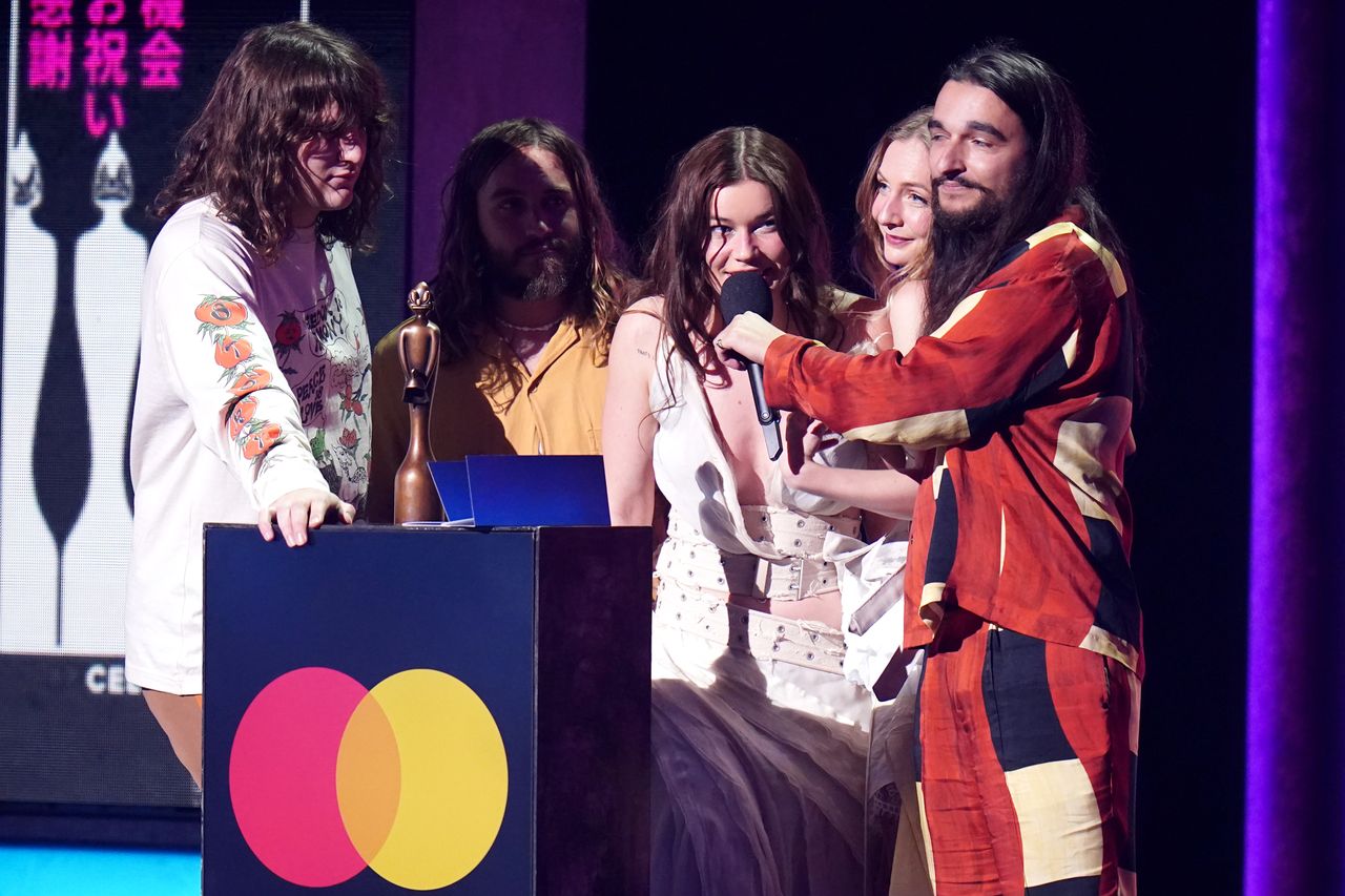 Wet Leg Appear To Poke Fun At Arctic Monkeys As They Win Two Brit
