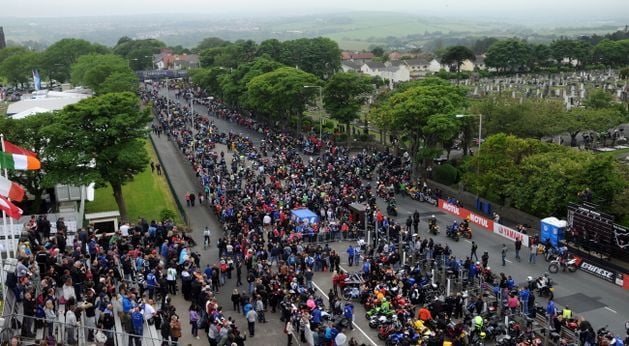 Tributes to tragic Isle of Man TT riders Dwight Beare and Paul ...