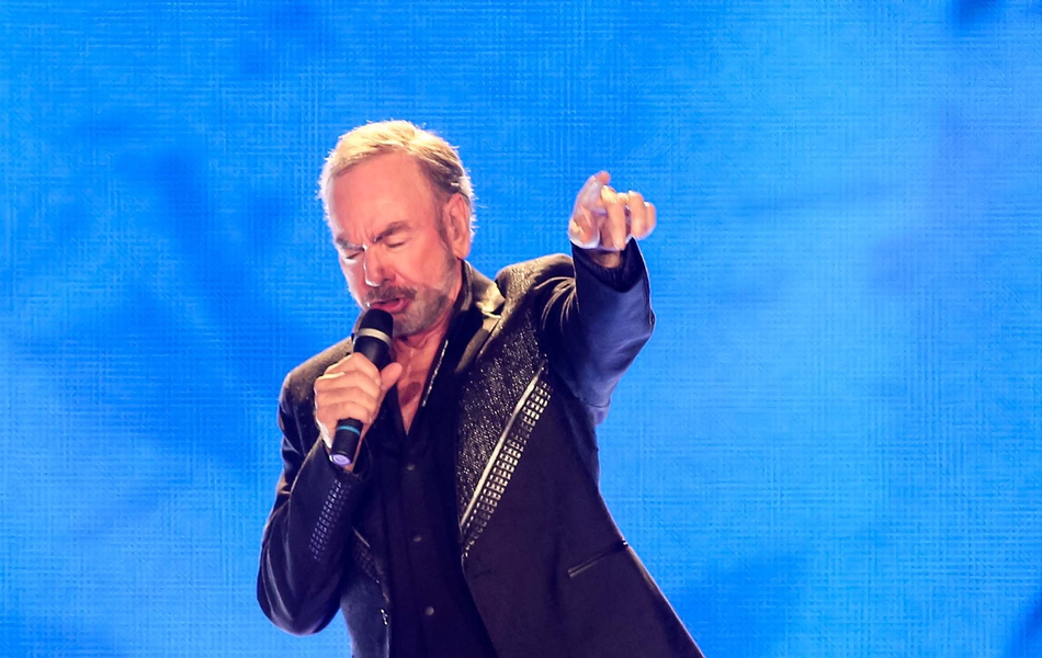 Neil Diamond at Odyssey Arena in Belfast: In Pictures ...