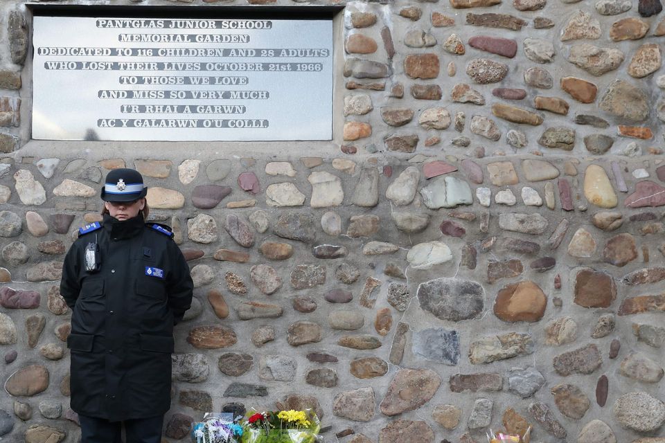 Clock stopped at the moment of Aberfan disaster to be displayed in ...