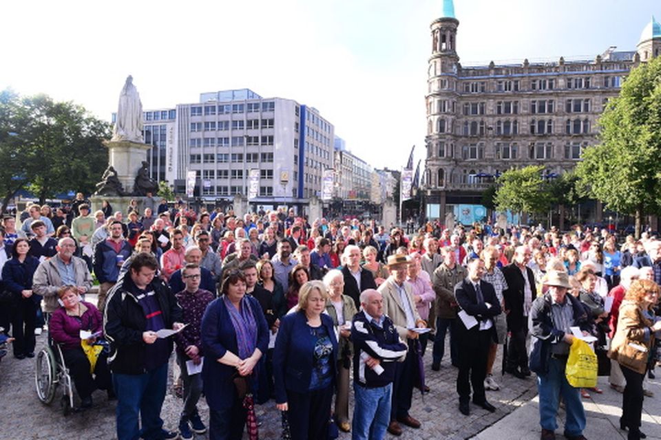 Belfast Lord Mayor holds peace vigil at City Hall: In pictures ...