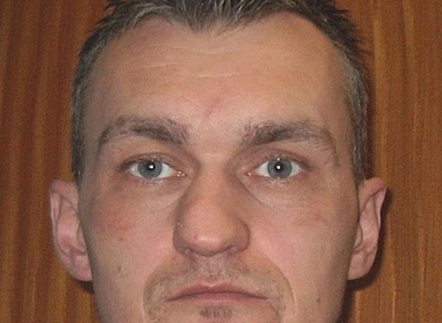 Police Hunt Missing Sex Offender Uk